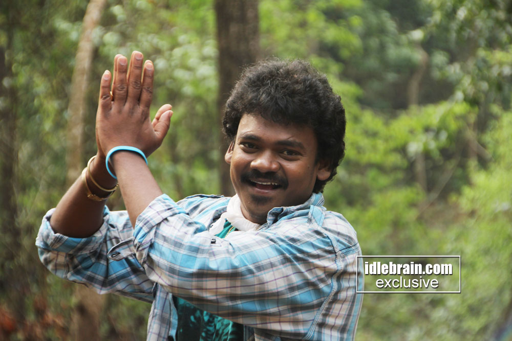 Theatrelo Naluguru photo gallery - Telugu cinema - Srikanth, Dheeraj ...