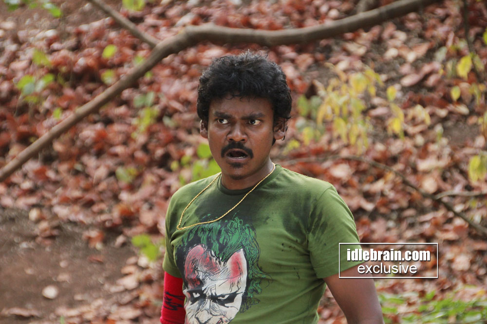 Theatrelo Naluguru photo gallery - Telugu cinema - Srikanth, Dheeraj ...